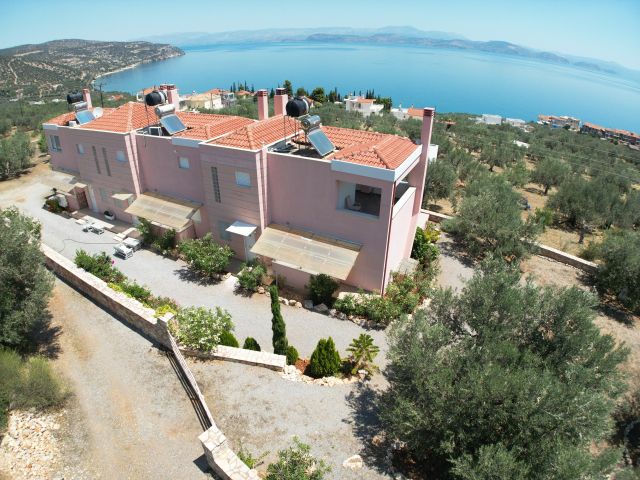 Πωλείται μεζονέτα σε όμορφη τοποθεσία με φανταστική θέα θάλασσα ...